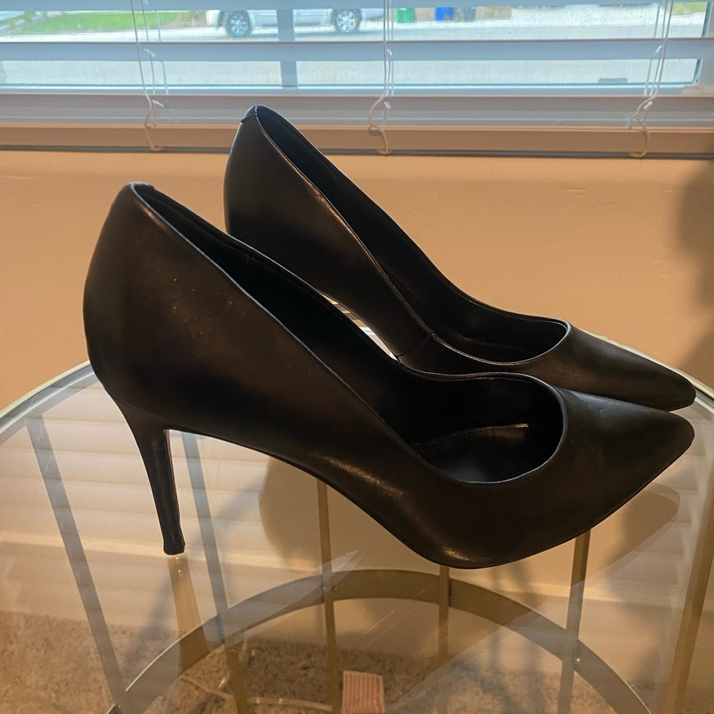 Black Pumps - Gem